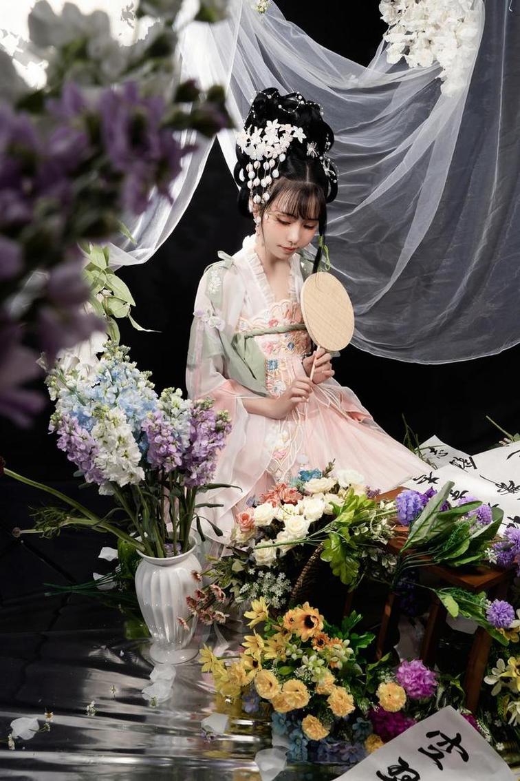 BYORU是谁？为你揭秘cos作品背后的神秘身影 - 品百颜